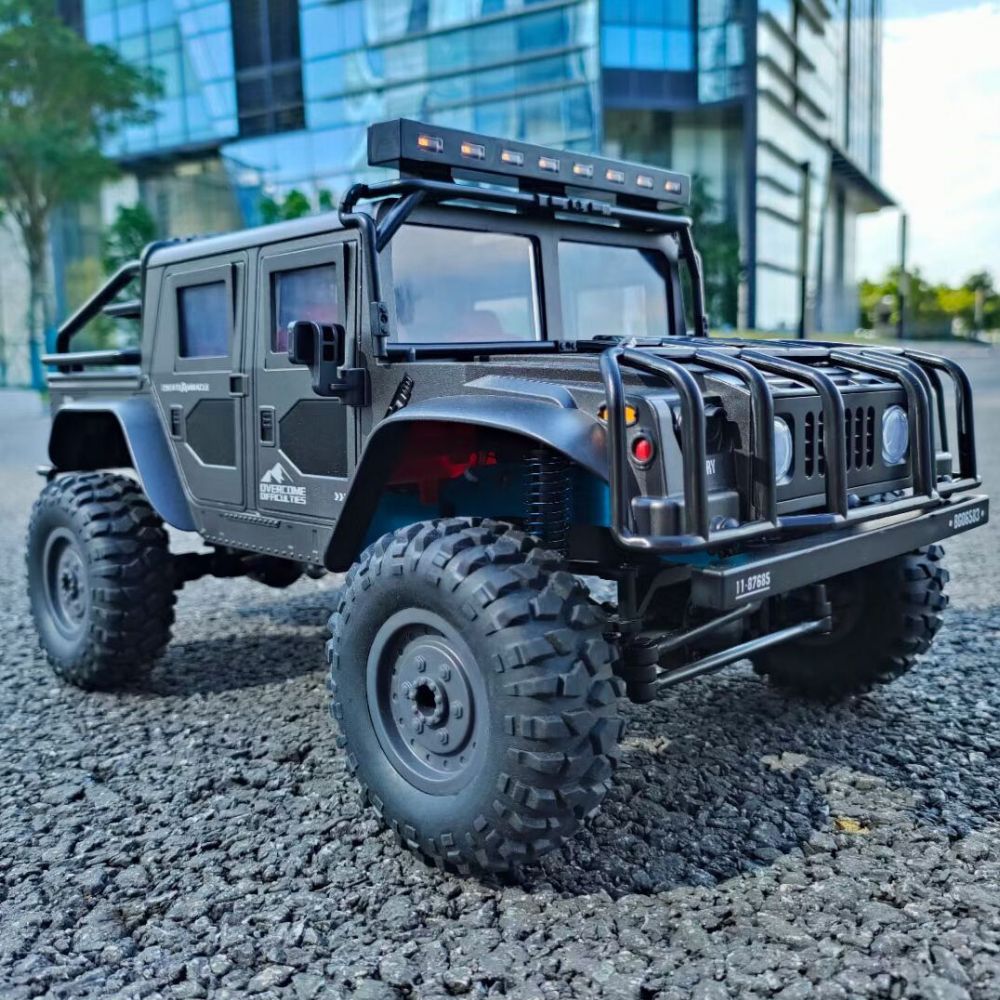 2.4Ghz 7 Channel 4WD RC Hummer 1:12 (3×AA Batteries Required)